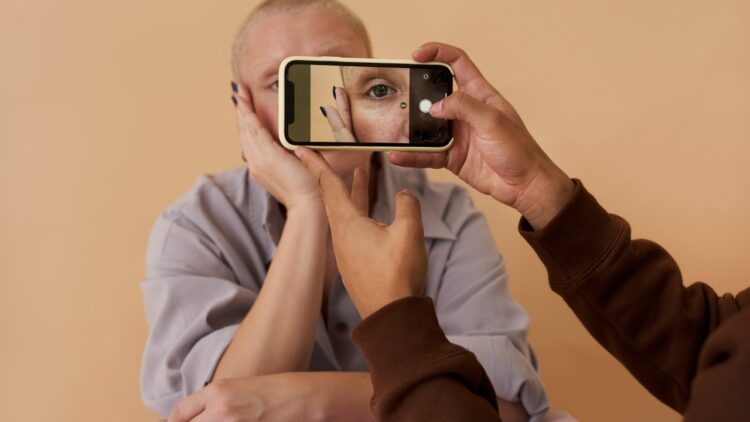 O que é dismorfia corporal e como ela pode afetar sua autoestima