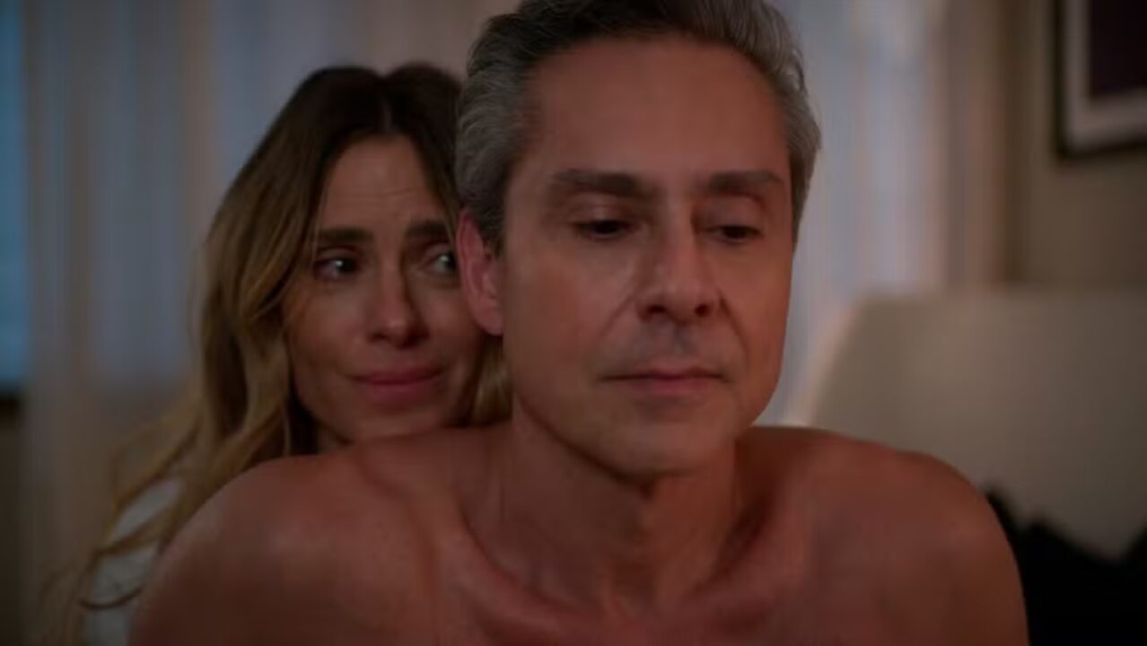 Na novela 'Vale Tudo', Renato surta ao descobrir segredo de Marco Aurélio