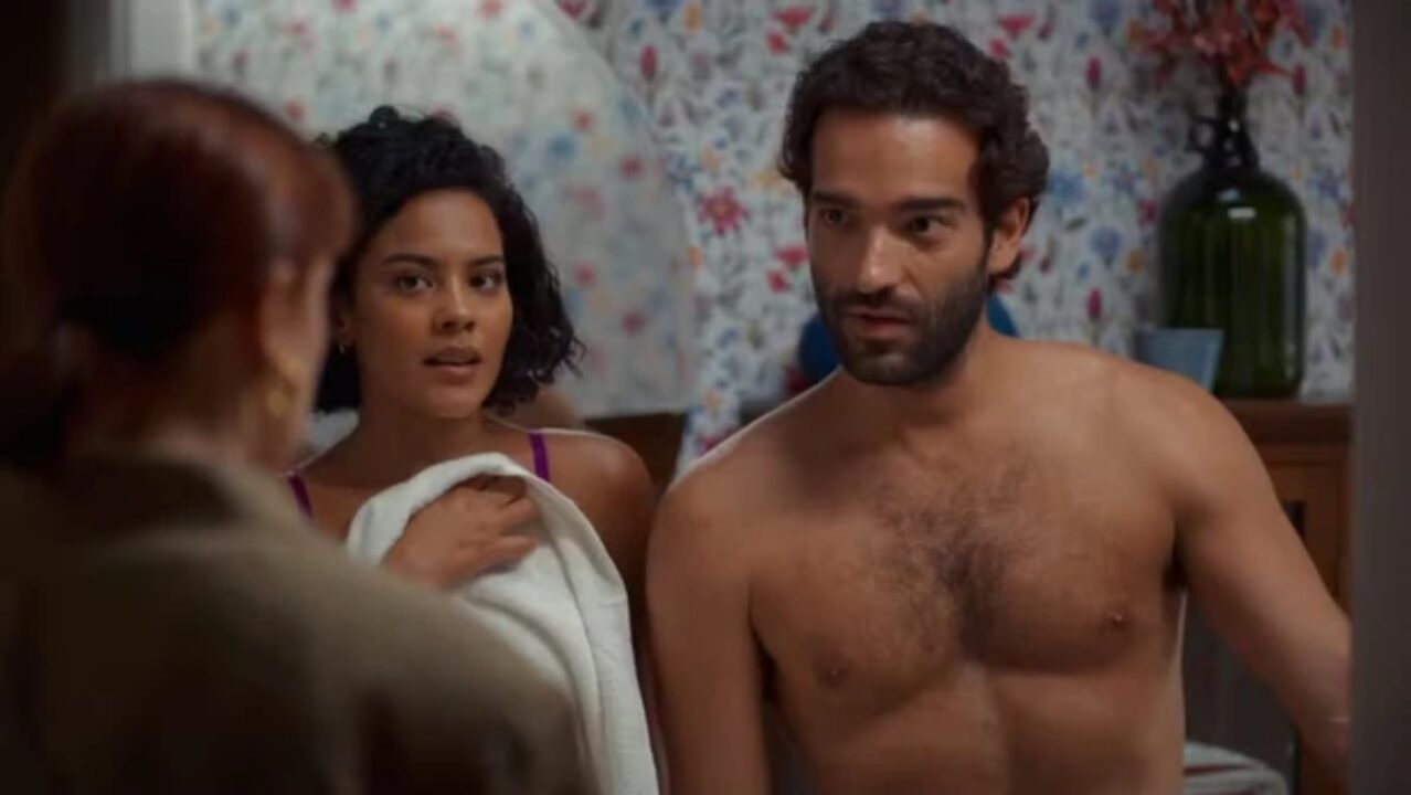 Na novela 'Vale Tudo', Solange toma atitude após flagrar Fátima e Afonso