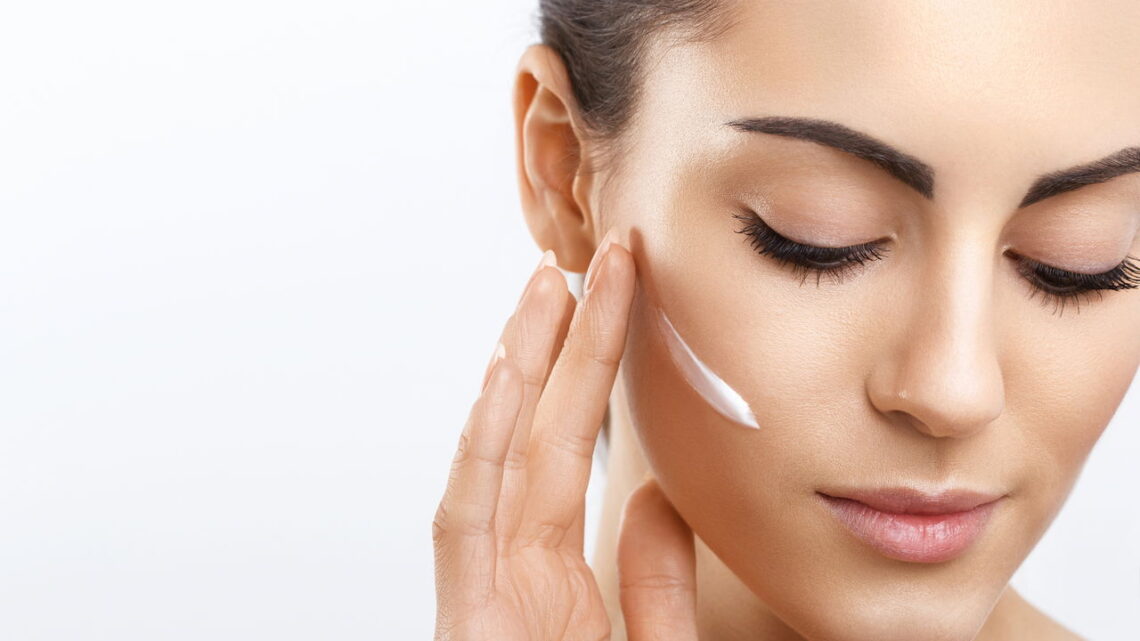 A sua pele pede socorro se você faz isso no skincare - Revista Ana Maria