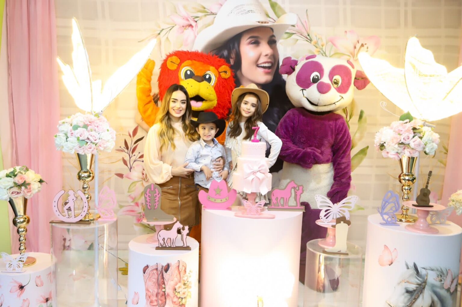 Anna Lia, filha da atriz e apresentadora Mariana Boni, comemora 7 anos ...