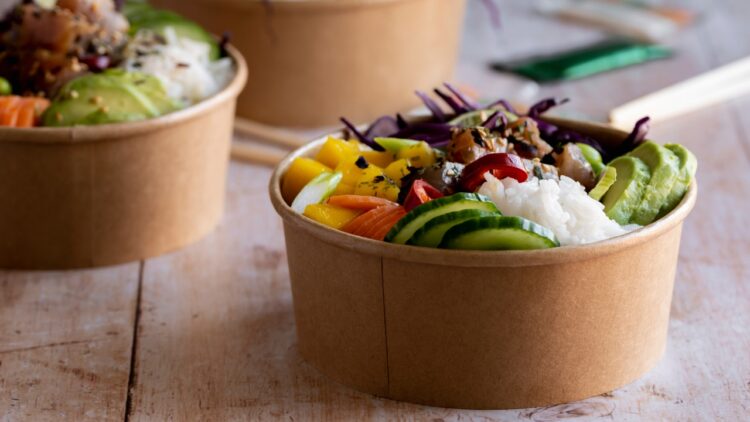 Poke kids: veja como preparar receita colorida e nutritiva - Revista ...