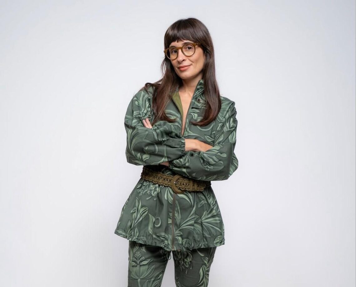 Camila Fremder leva o sucesso do podcast ao Teatro Bradesco e celebra ...